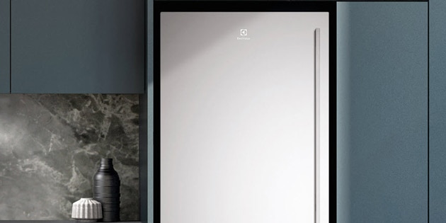 Vertical Freezers with Ice Maker | Electrolux NZ